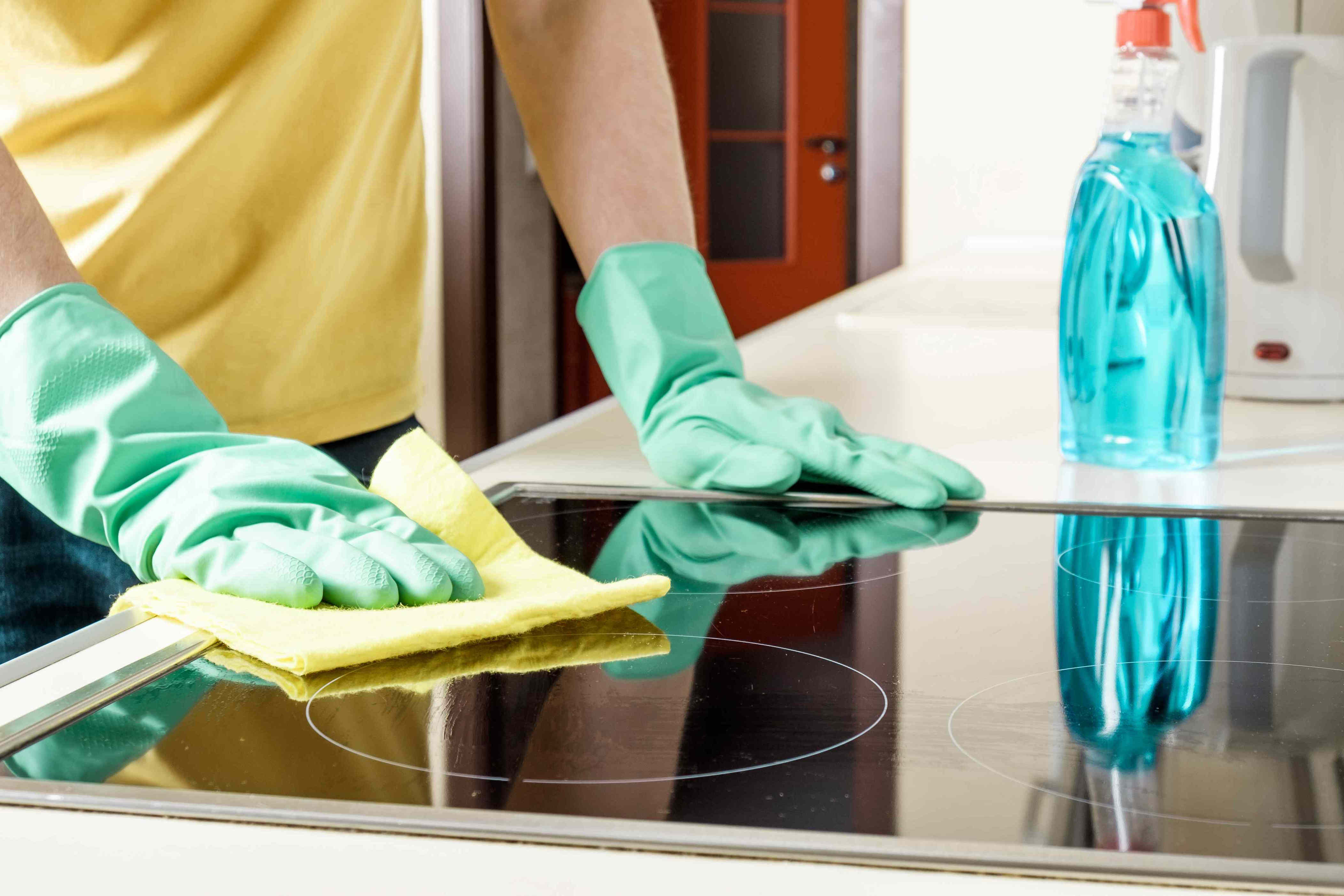 How to clean a glass stovetop without scratching it, according to ...