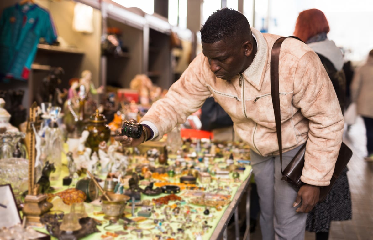 Here's how I make $1,000 a month selling thrift store finds online