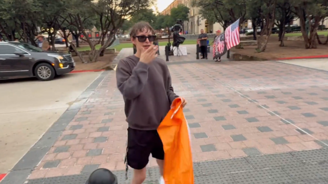 Video: US man tears Indian flag while crowd cheers him on in Texas
