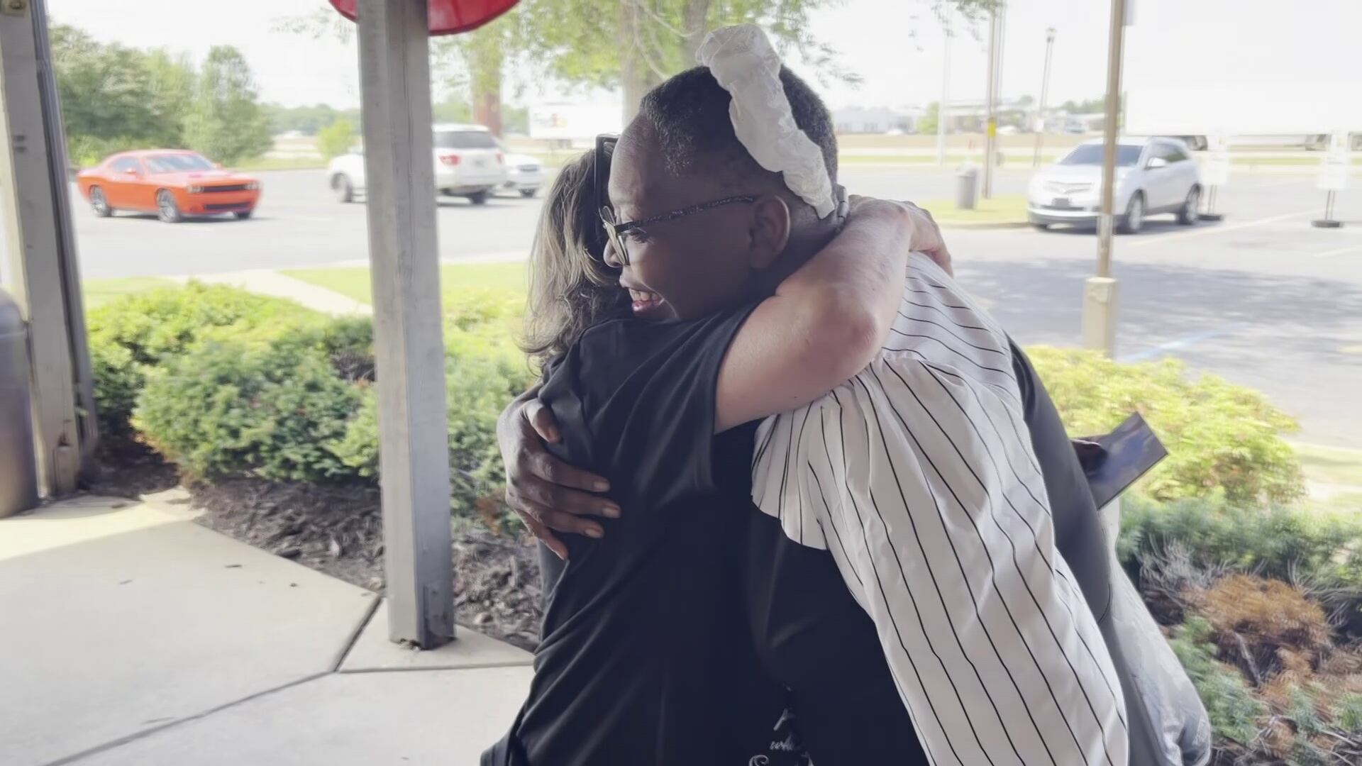 Transplant recipient meets organ donor’s mother for 1st time in West ...