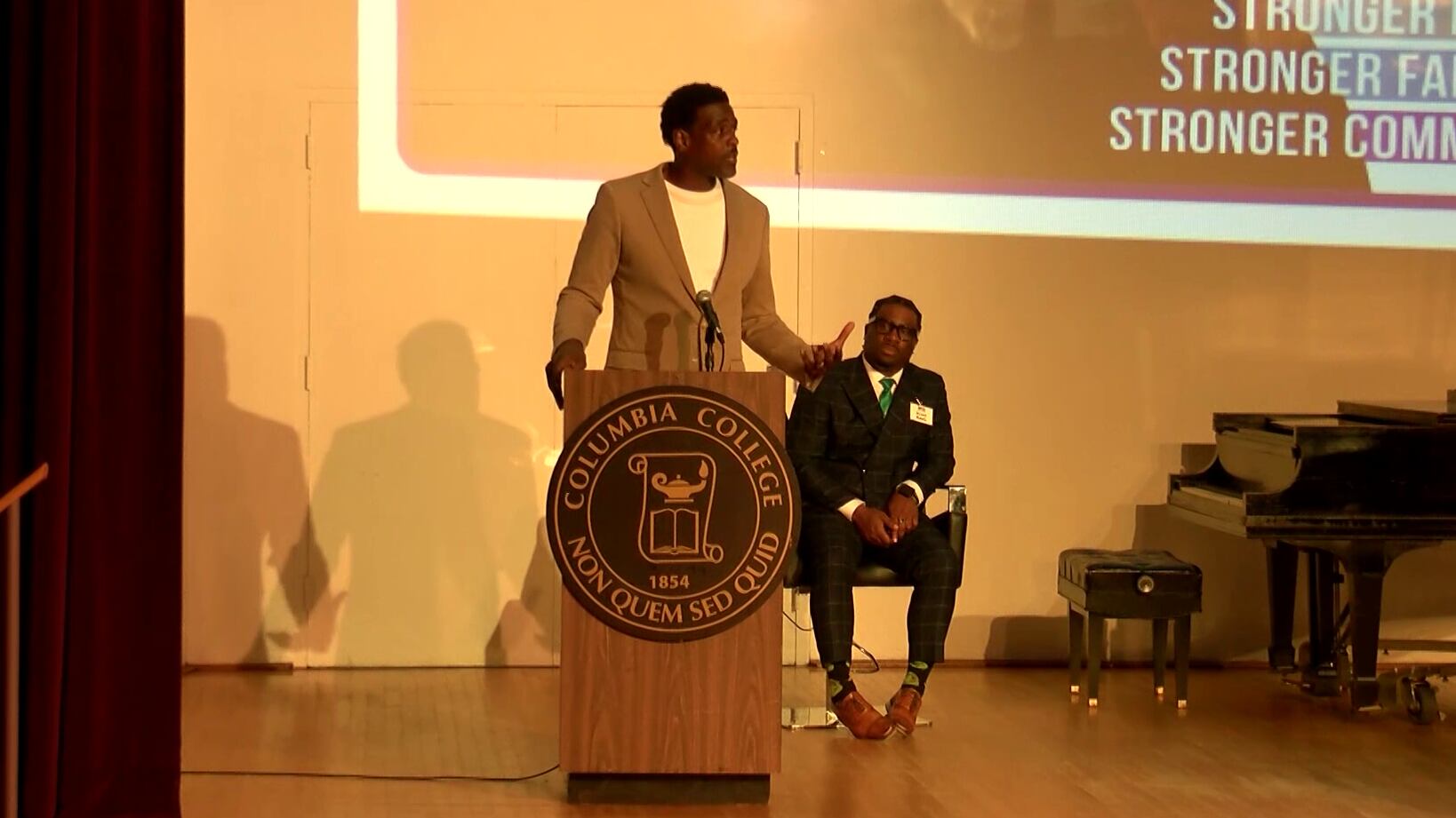 Former NBA star Chris Webber speaks at Columbia College health conference