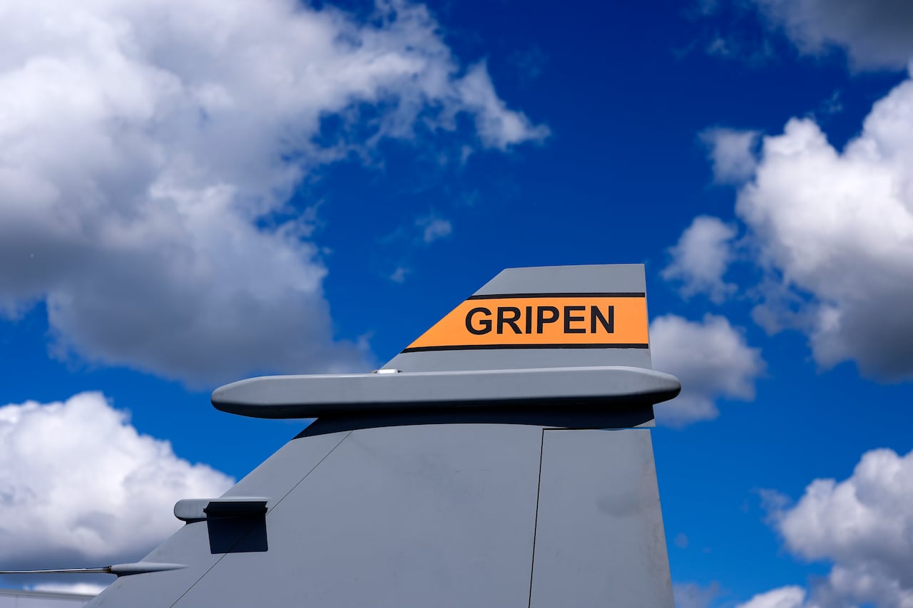 Ottawa's mixed fleet of F-35s and Gripens could total more than 100 ...