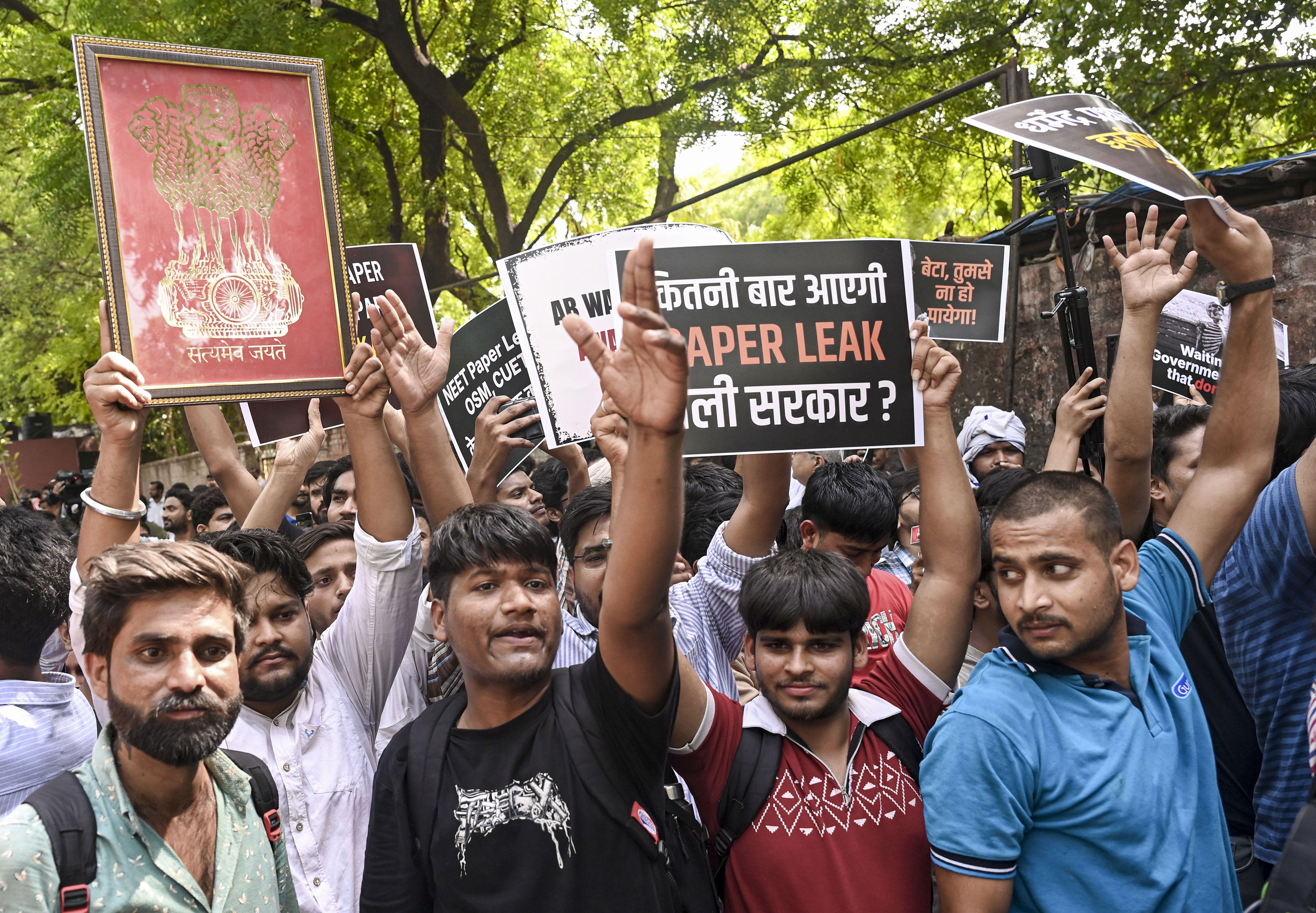 Cockroach Janta Party founder Dipke joins students, youth in Jantar ...