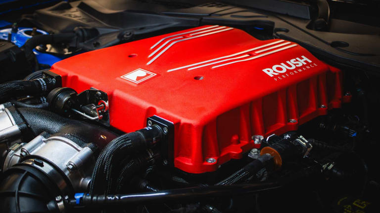 Roush 810-HP Mustang supercharger kit fits under stock hood