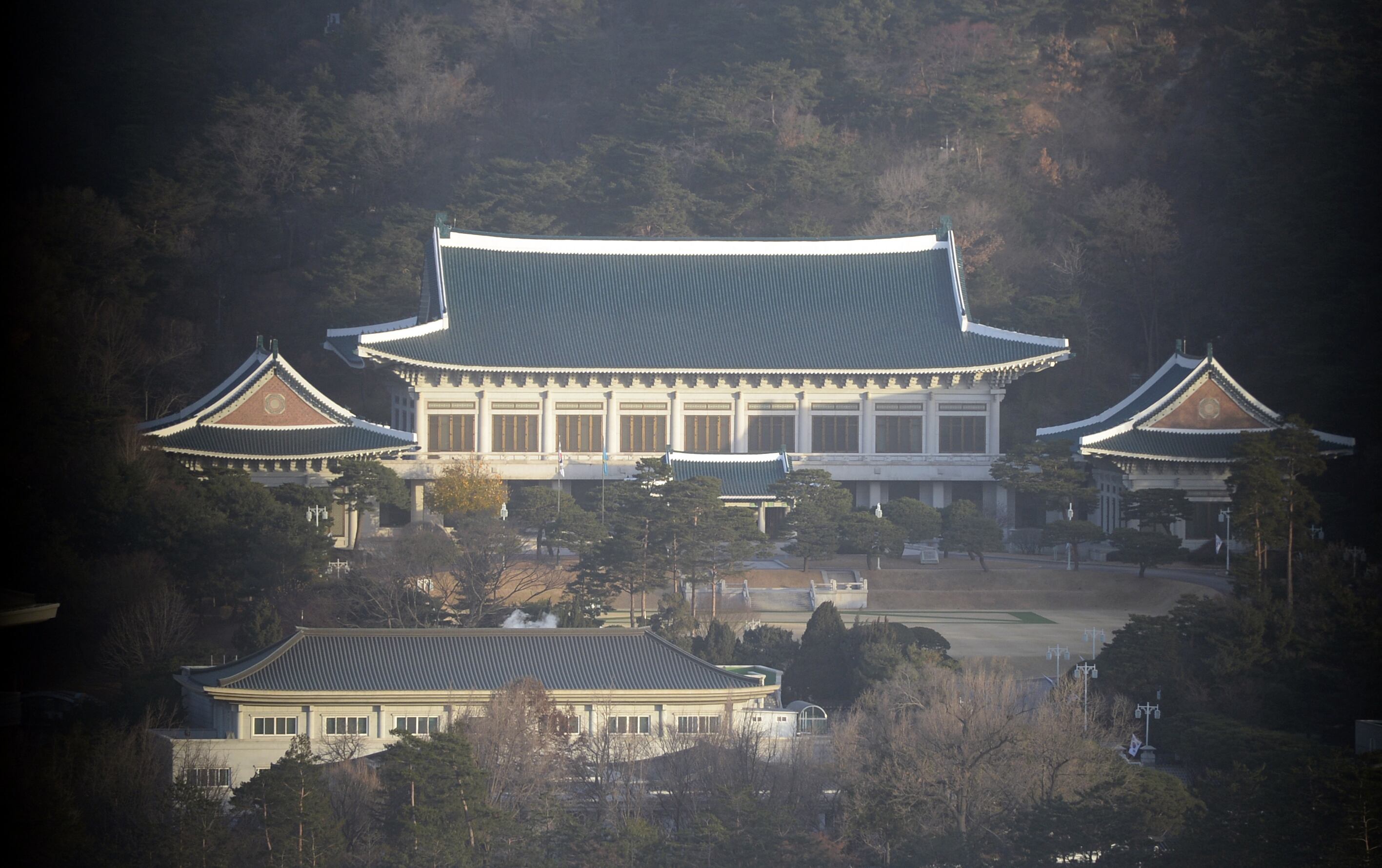 Cheong Wa Dae rebuts WSJ's 'hard-left' label