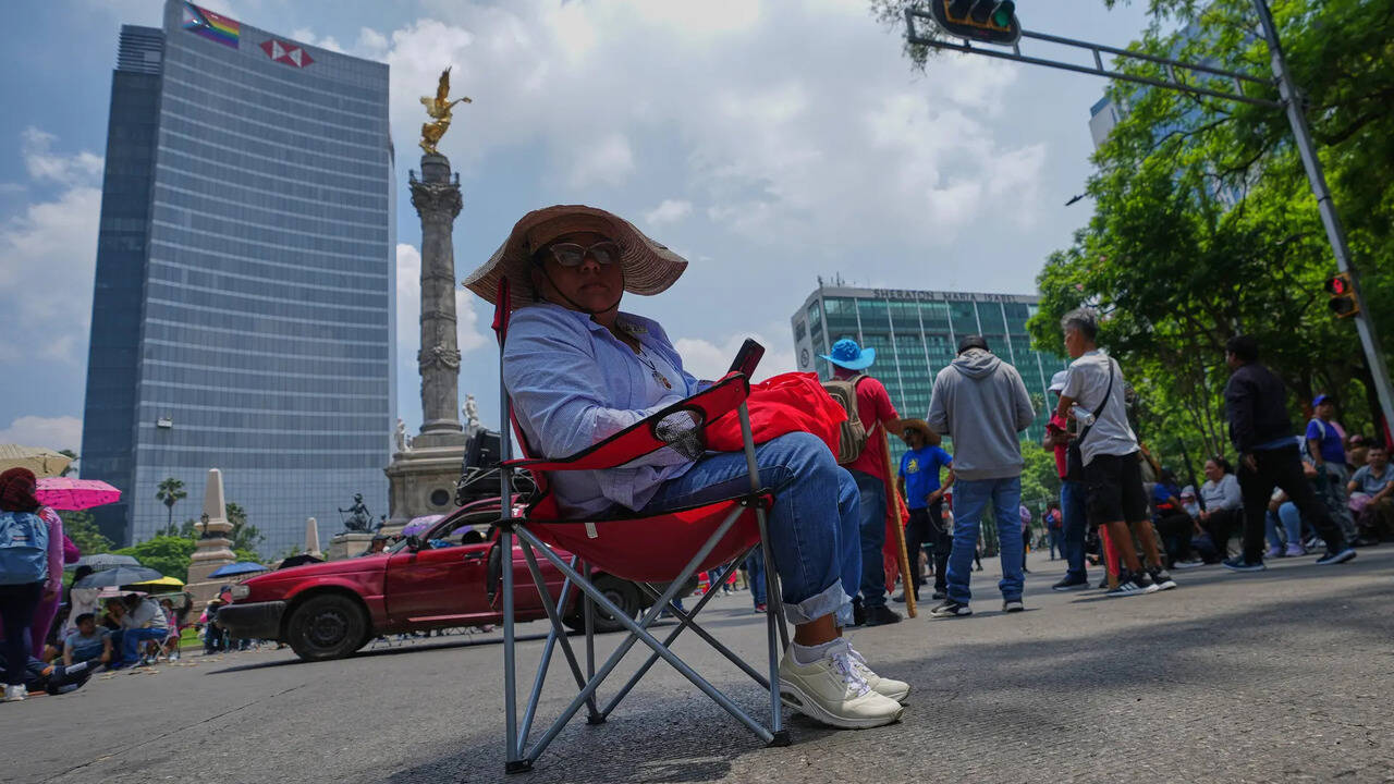Protests in Mexico City use World Cup momentum to demand government action