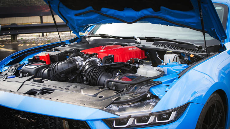 Roush 810-HP Mustang supercharger kit fits under stock hood