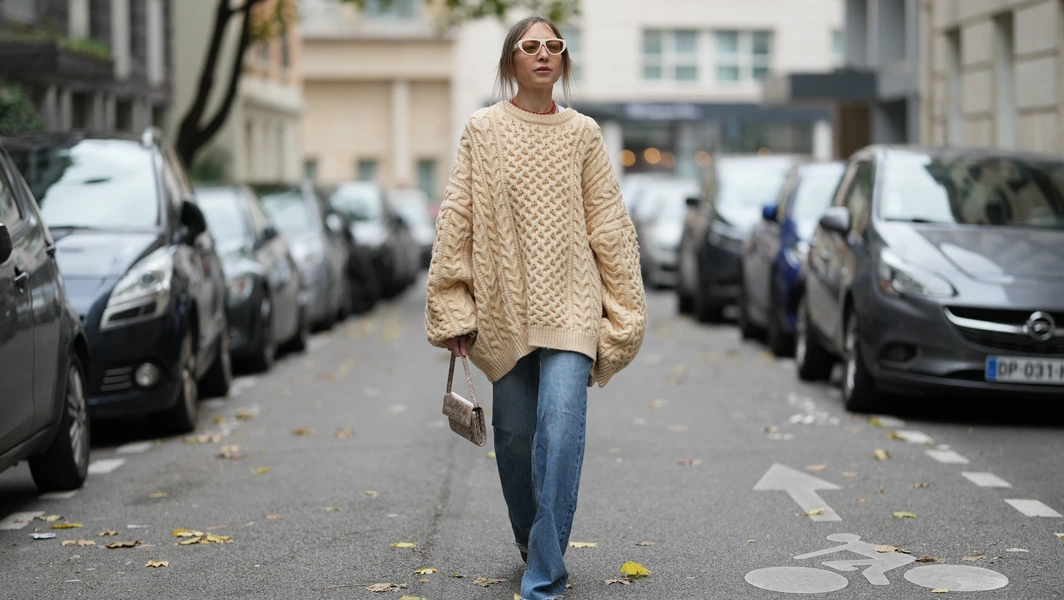 Oversized sweaters get 2026 styling update with trend impact