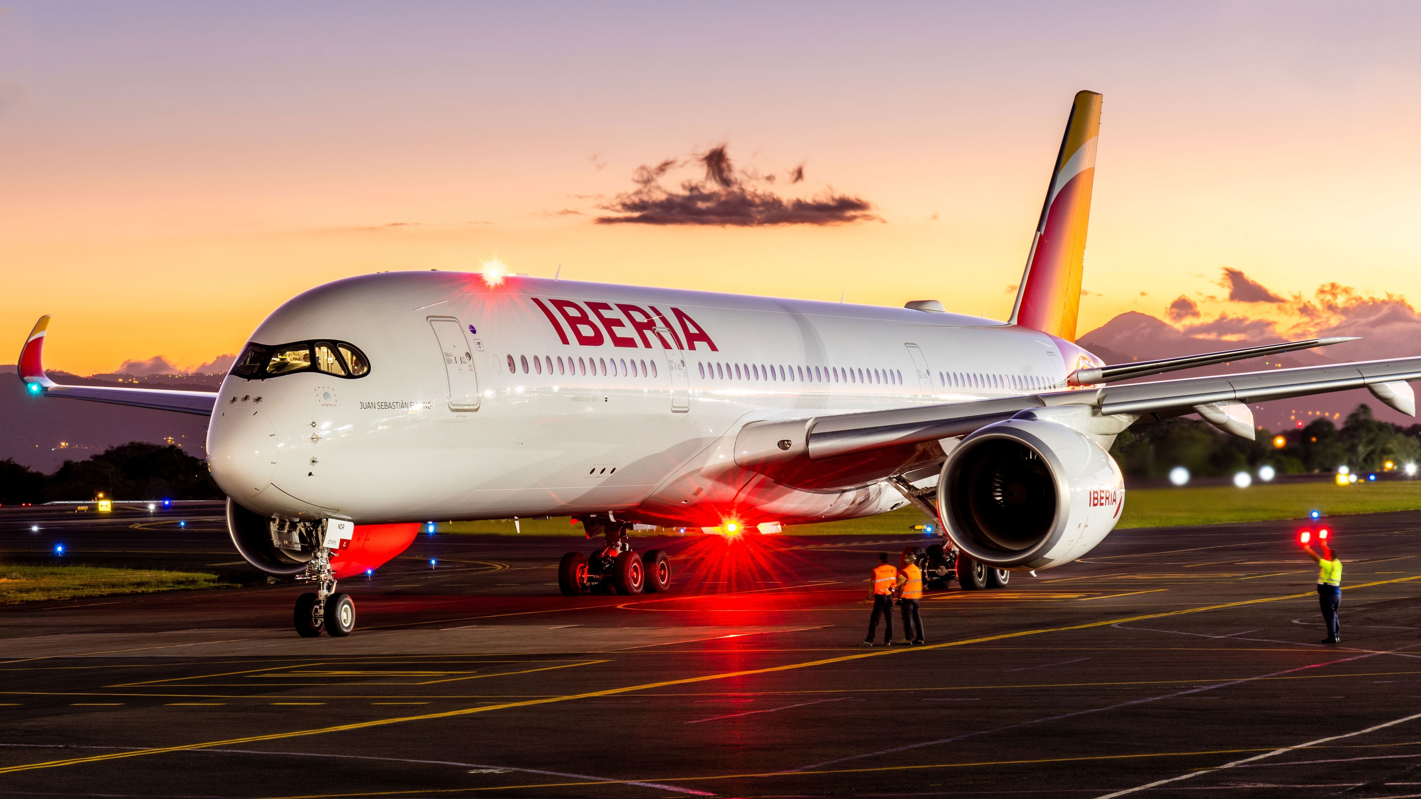 Ouch: Botched water cannon salute costs Iberia an Airbus A350 winglet ...