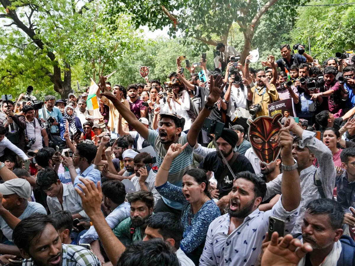Thousands rally at Jantar Mantar as CJP escalates exam accountability ...