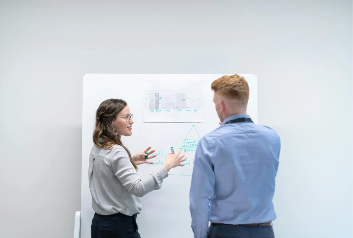 10 common office mistakes that stall career growth