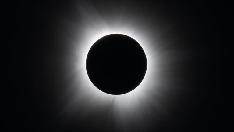 A total solar eclipse will occur this summer. Everything you need to know