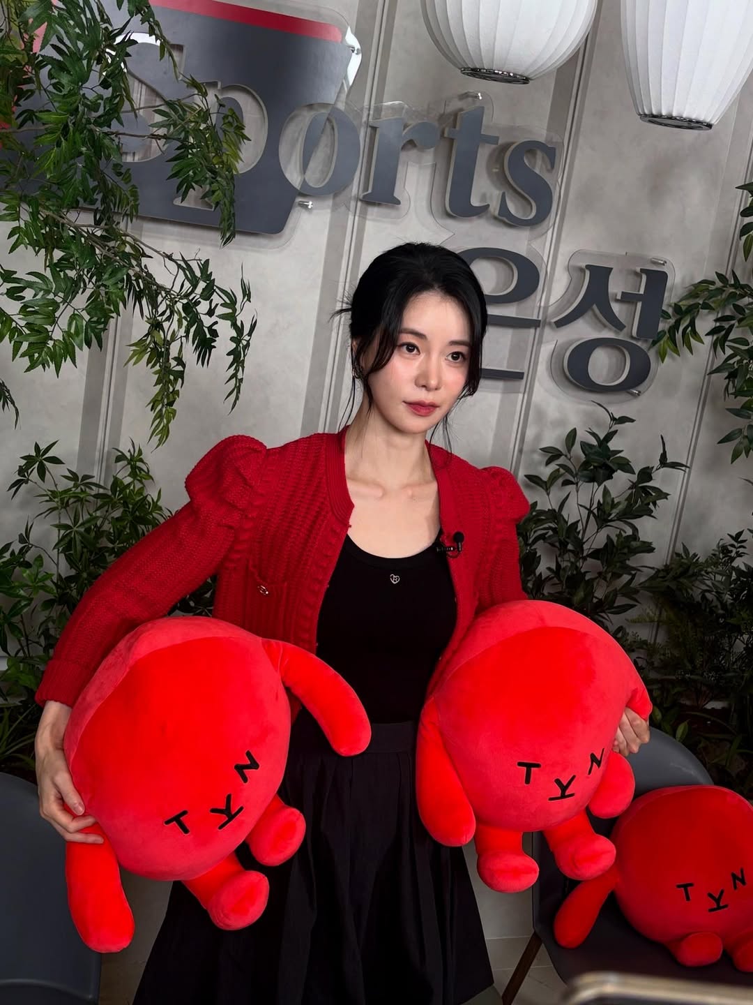 5 gaya makeup elegan ala Lim Ji Yeon