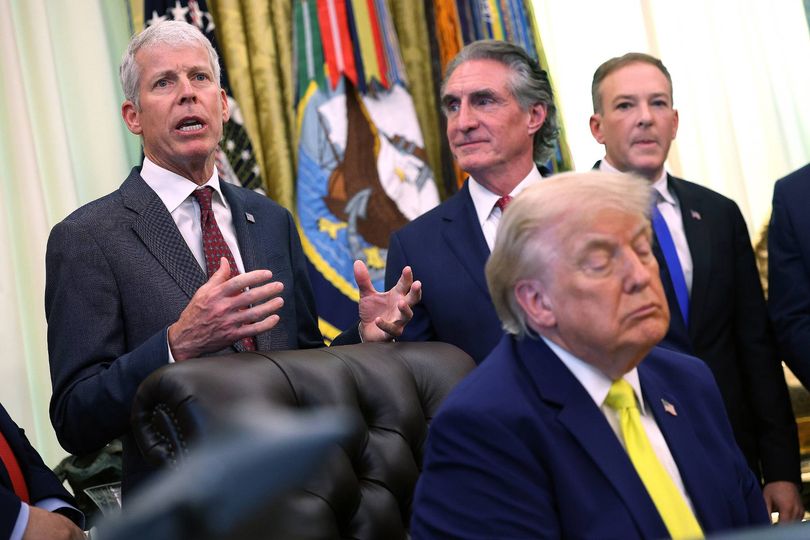 Trump appears to drift off again after furious White House 'mouth ...