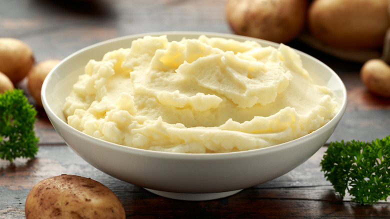 14 steakhouse chains with the best mashed potatoes