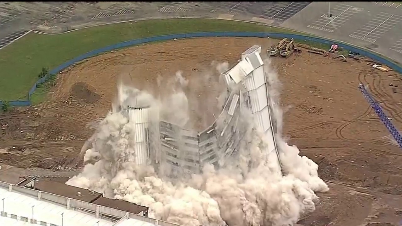 Arlington Sheraton Hotel implosion