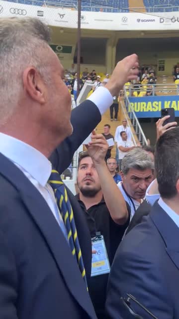 Sadettin Saran'ın zor anları! Ağlamamak için kendini zor tuttu