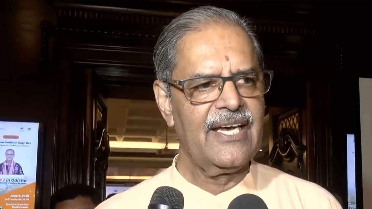 Odisha DY CM urges farmers to drop urea, adopt short-duration crops