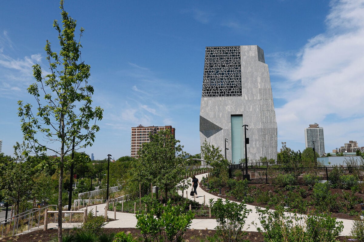 Obama cements legacy in Chicago presidential center – complete with an ...