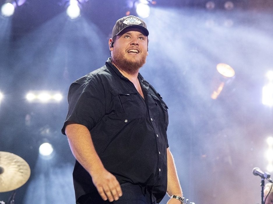 Luke Combs makes Friday night at Rogers Stadium memorable for the masses