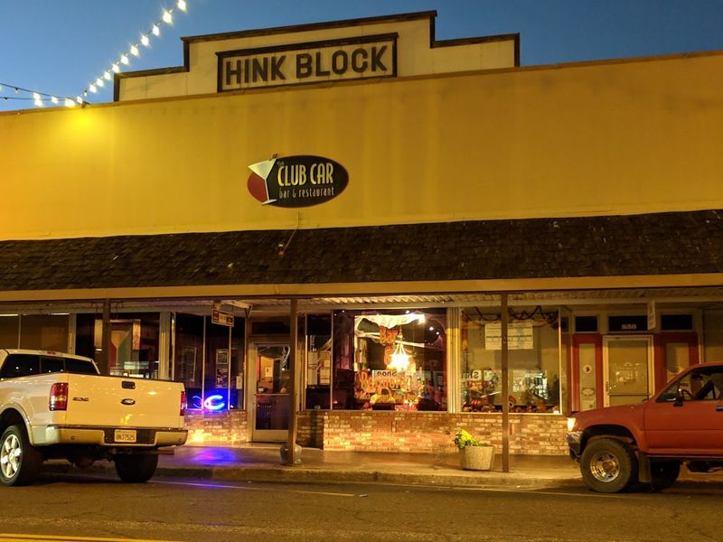 This California restaurant offers a hearty 16 oz prime rib dinner with ...