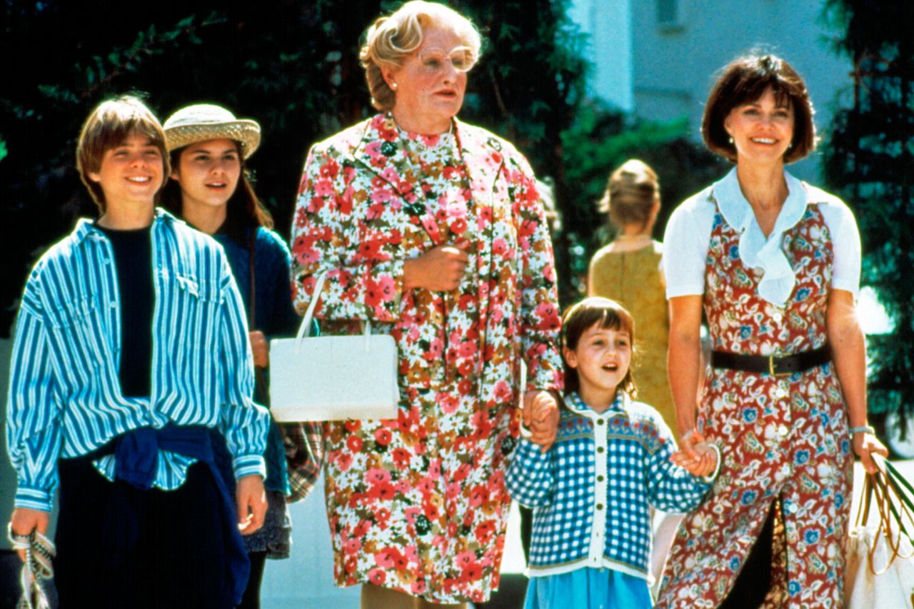 Mrs. Doubtfire stars Mara Wilson and Lisa Jakub recall their favorite ...