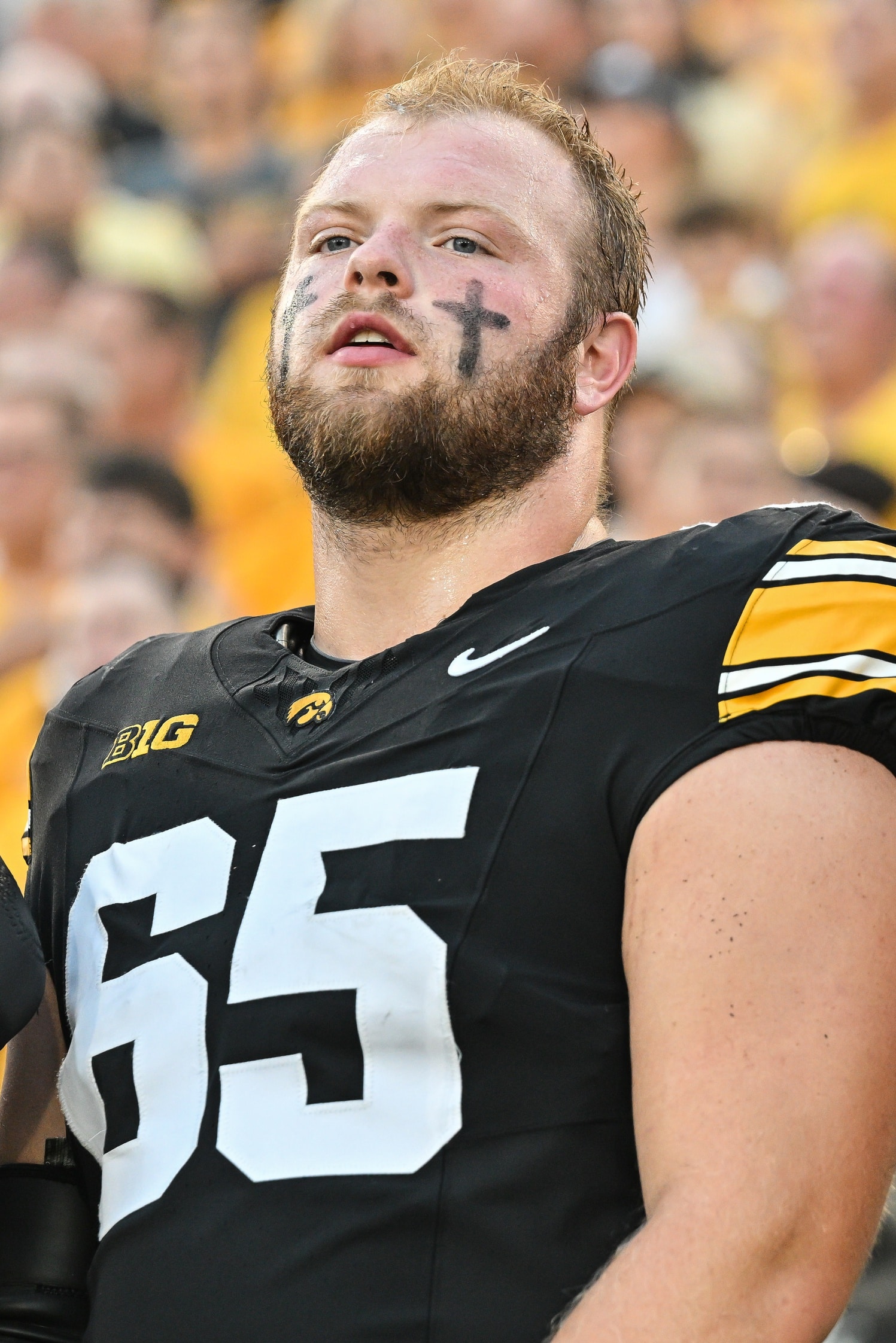 Chicago Bears: Ink 2025 Rimington Trophy Award winner