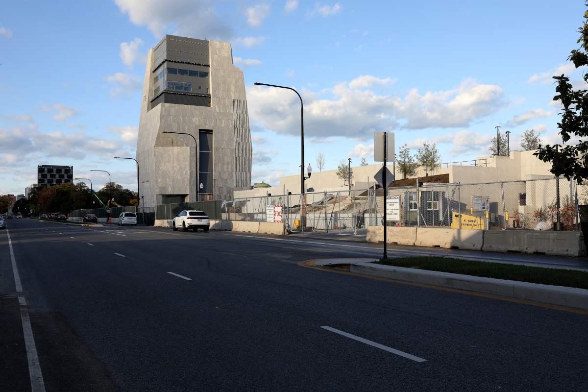 Trump posts AI image mocking Obama Center, labels it a future 'Mecca ...