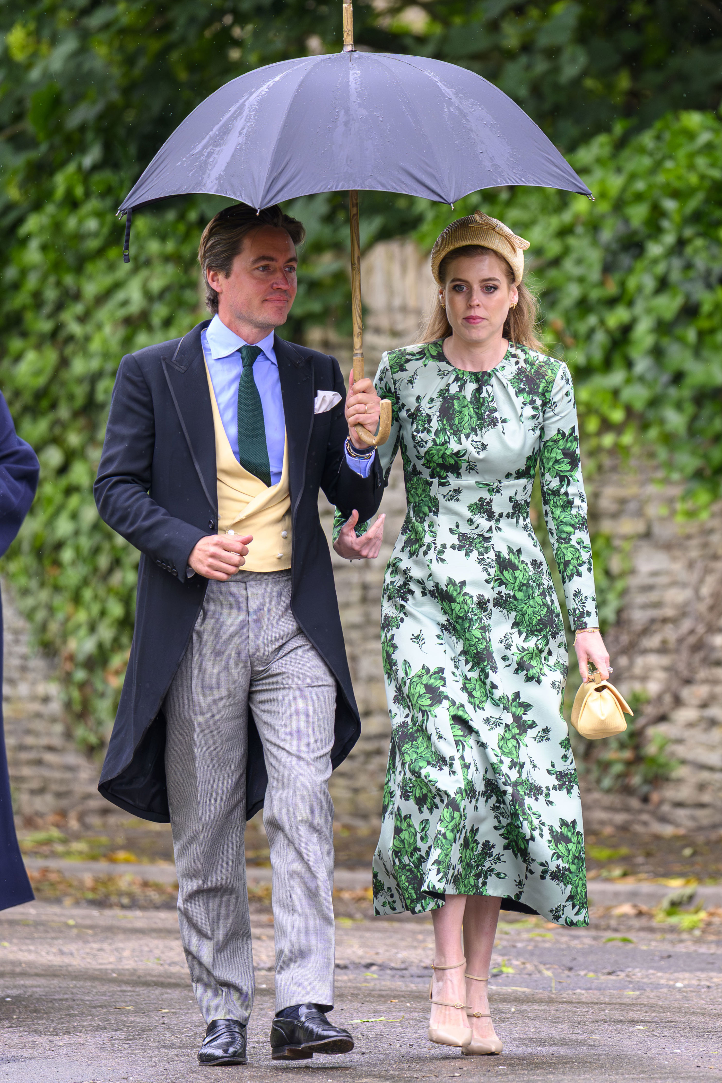Princess Beatrice and Princess Eugenie reunite with royal family at ...