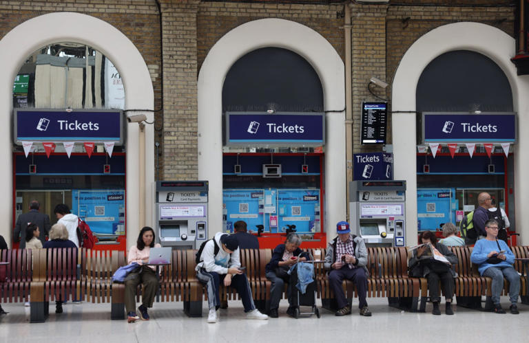 London’s Charing Cross to close next month ahead of £20,000,000 upgrade