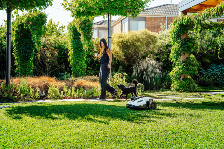 Mammotion Yuka Mini 2 review: AI-powered robot lawnmower tested (aff)