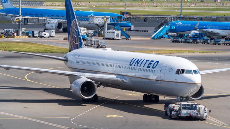 A United regional jet diverted to Midland after an in-flight problem ...