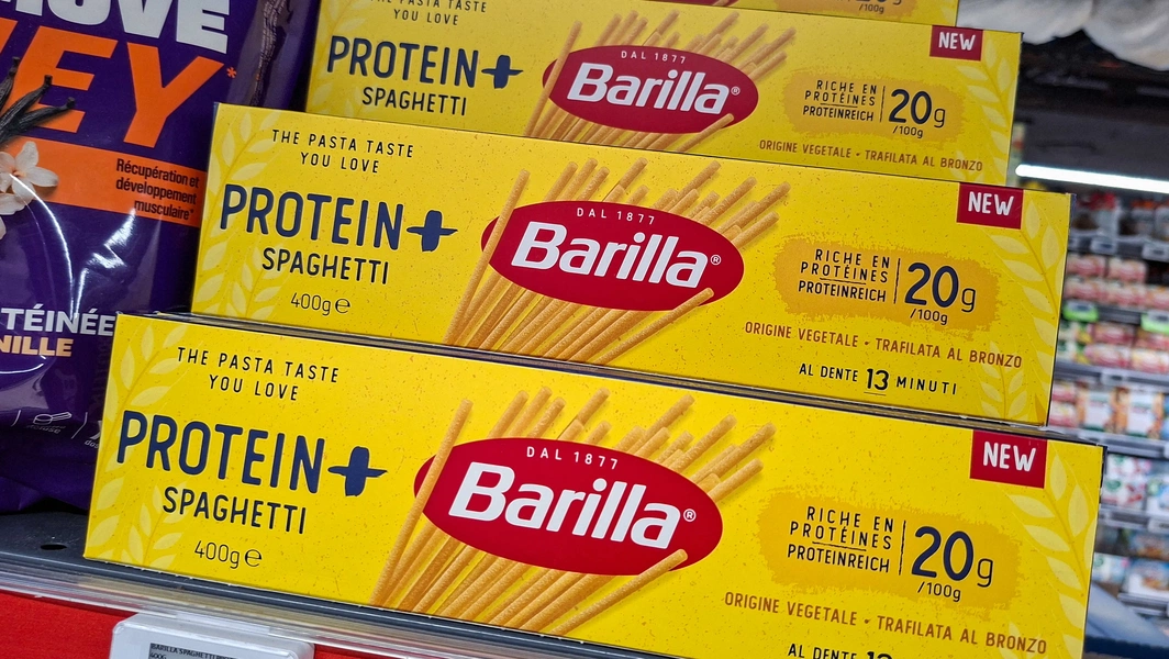 Protein-first meals and grazing reshape family eating in 2026