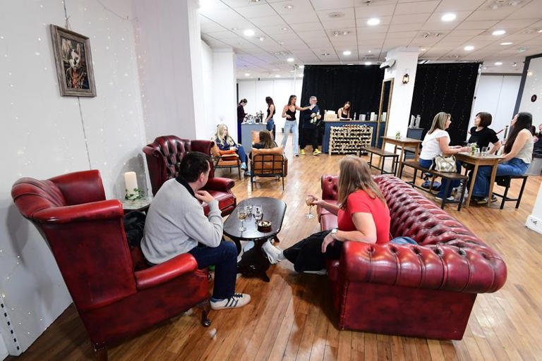 'Unique' wine bar opens on St Helens high street