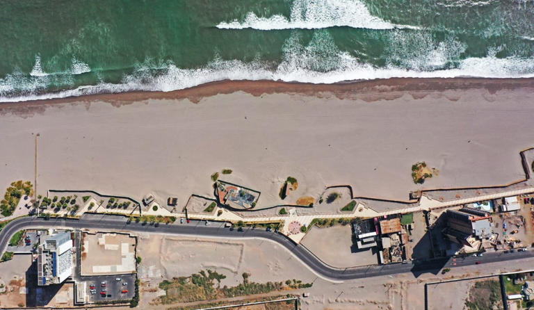 Biministro De Grange supervisa obras del nuevo borde costero de Arica ...