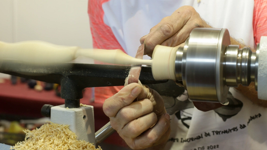 Beginner woodturning tips for your first bowl