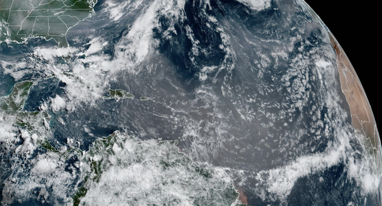 Massive Saharan dust cloud moves toward Gulf Coast. Here's what South ...