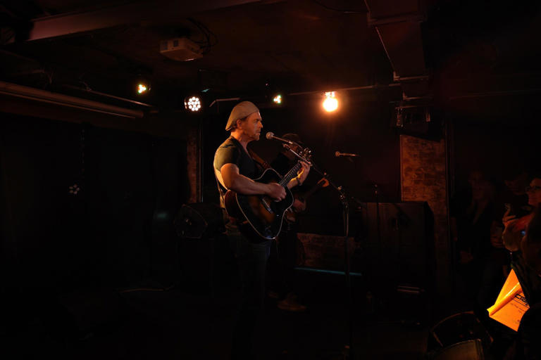 Gig review: Damian Lewis at Headrow House, Leeds