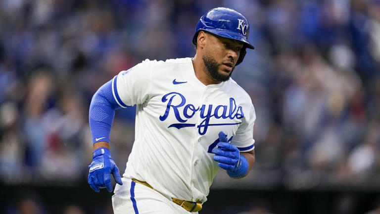 How signing Elias Diaz can give Rangers more roster flexibility