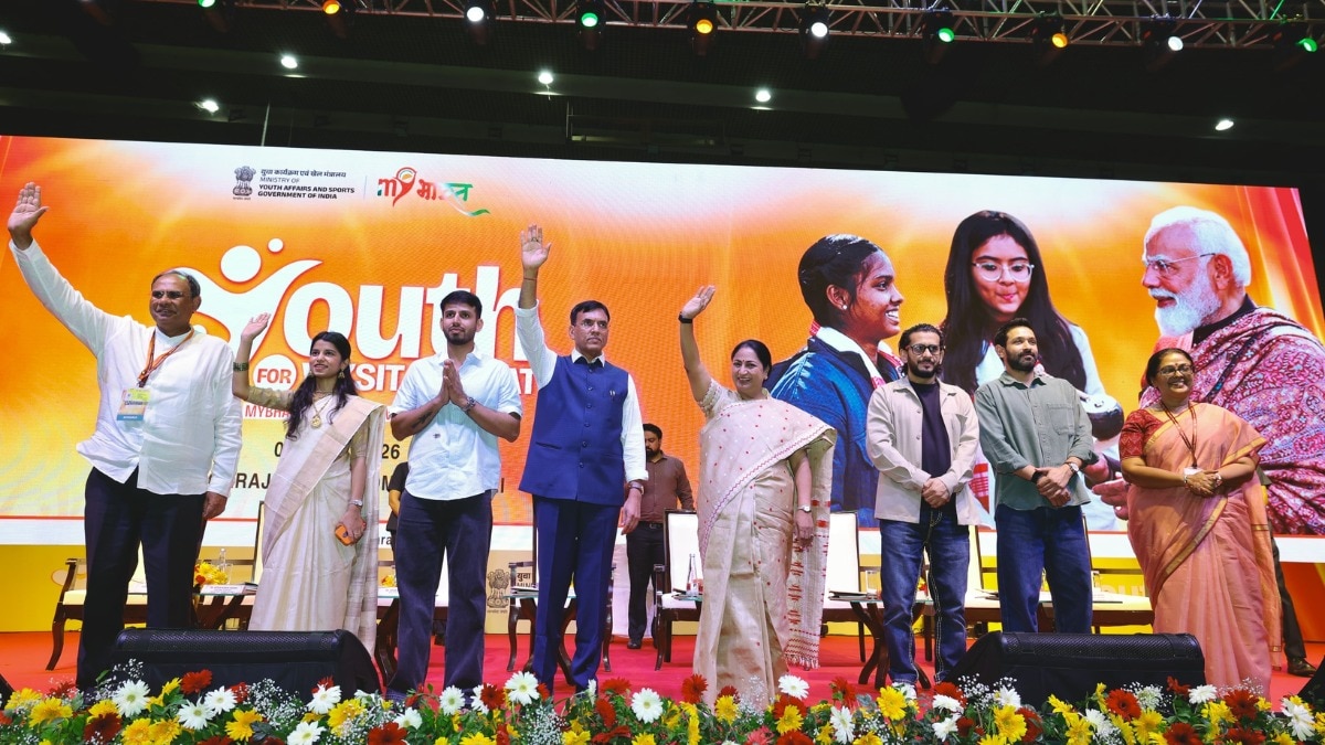 Delhi CM's push to get youth to play active role in nation-building