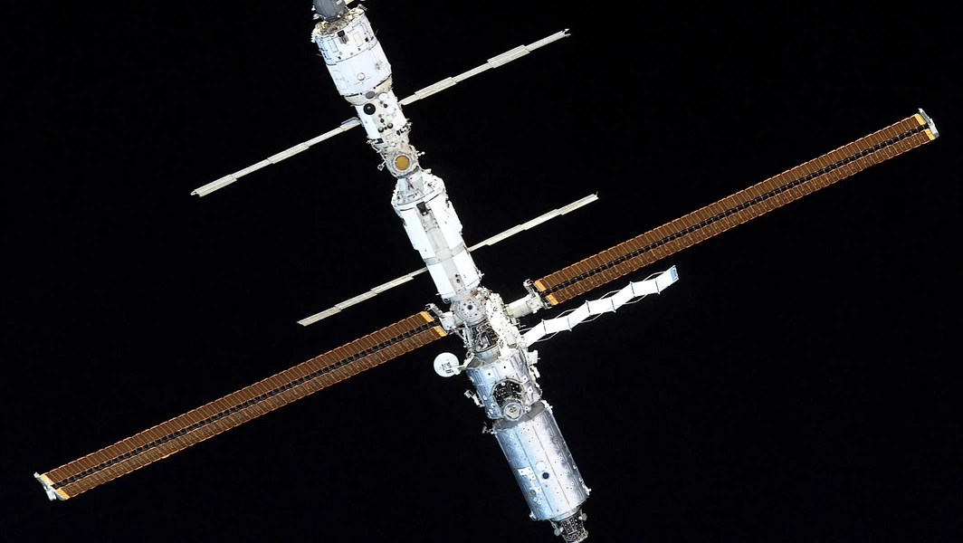 NASA orders ISS crew to shelter after Russian module leak worsens