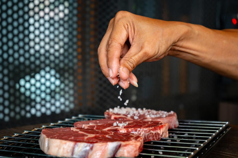Qual o melhor tipo de sal para cozinhar e qual é o mais saudável: sal ...