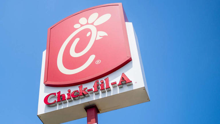 Chick-fil-A brings back best-selling pimento cheese chicken sandwich