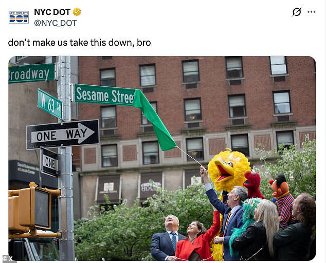 Elmo forced to back-pedal hard after he's roasted by Knicks fans for ...