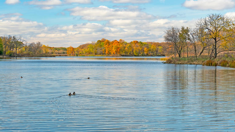 Chicago's suburban lake retreat is a quiet getaway with extensive ...