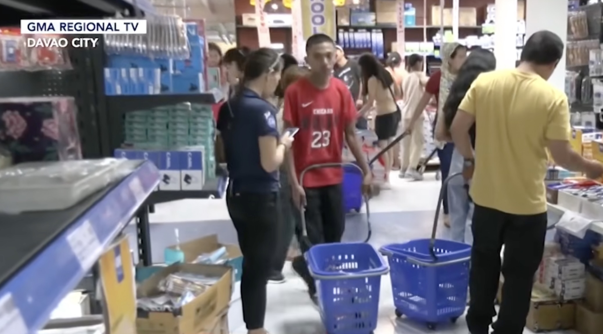Parents, students rush back-to-school shopping