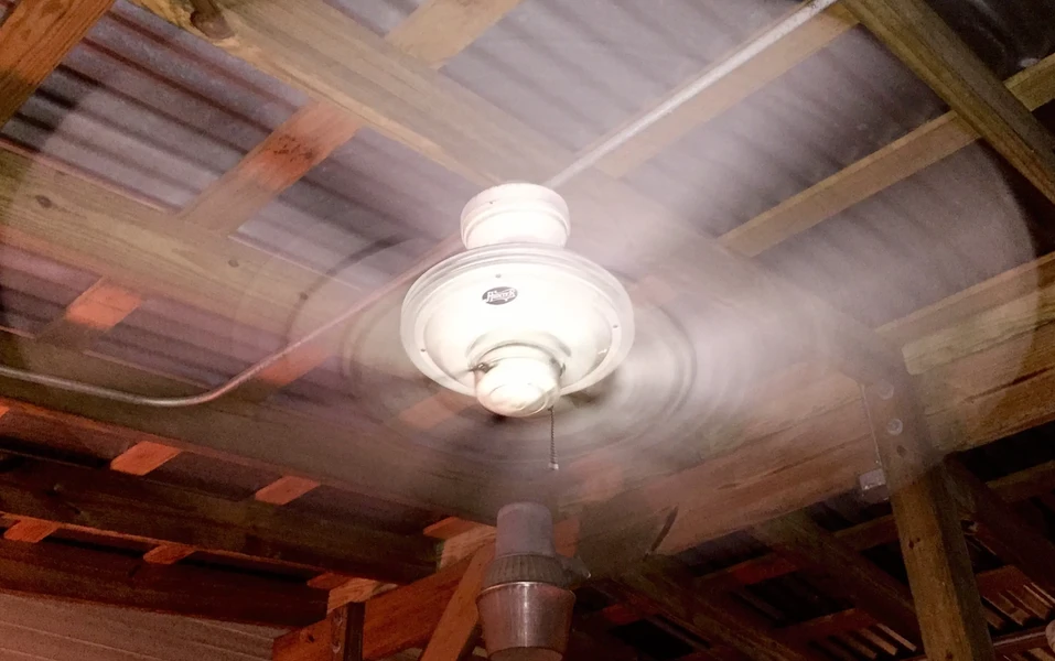 Ceiling fan and AC combo can cut cooling costs by 30%