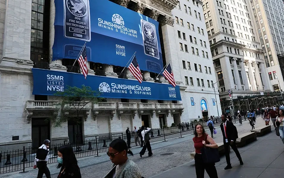 SPY hits record high as historic warning signs emerge