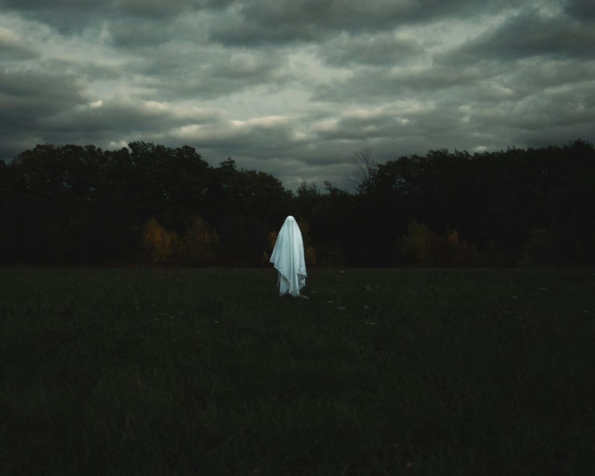 5 famous American ghost stories with strange historical details