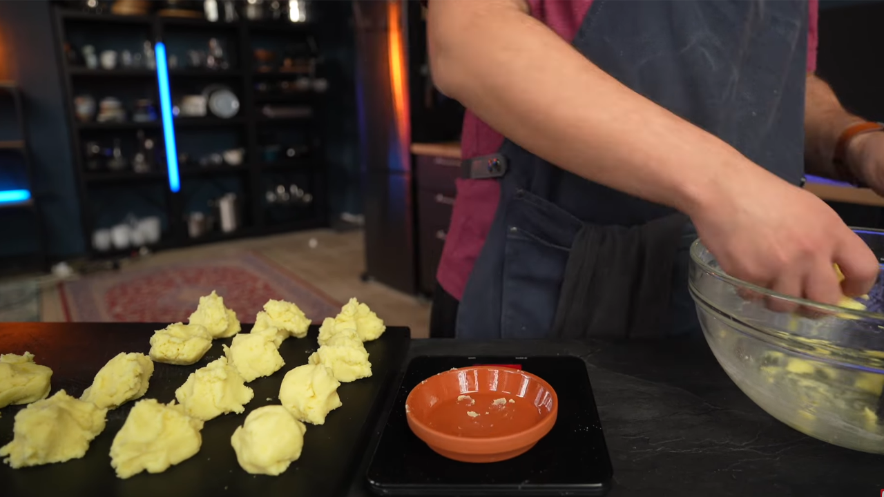 How to make German potato dumplings | Fluffy Kartoffelknödel winter recipe